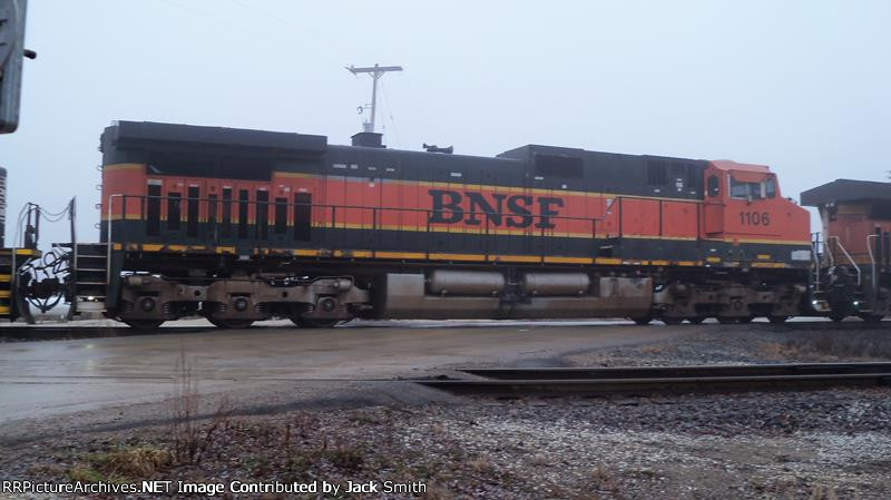 BNSF 1106